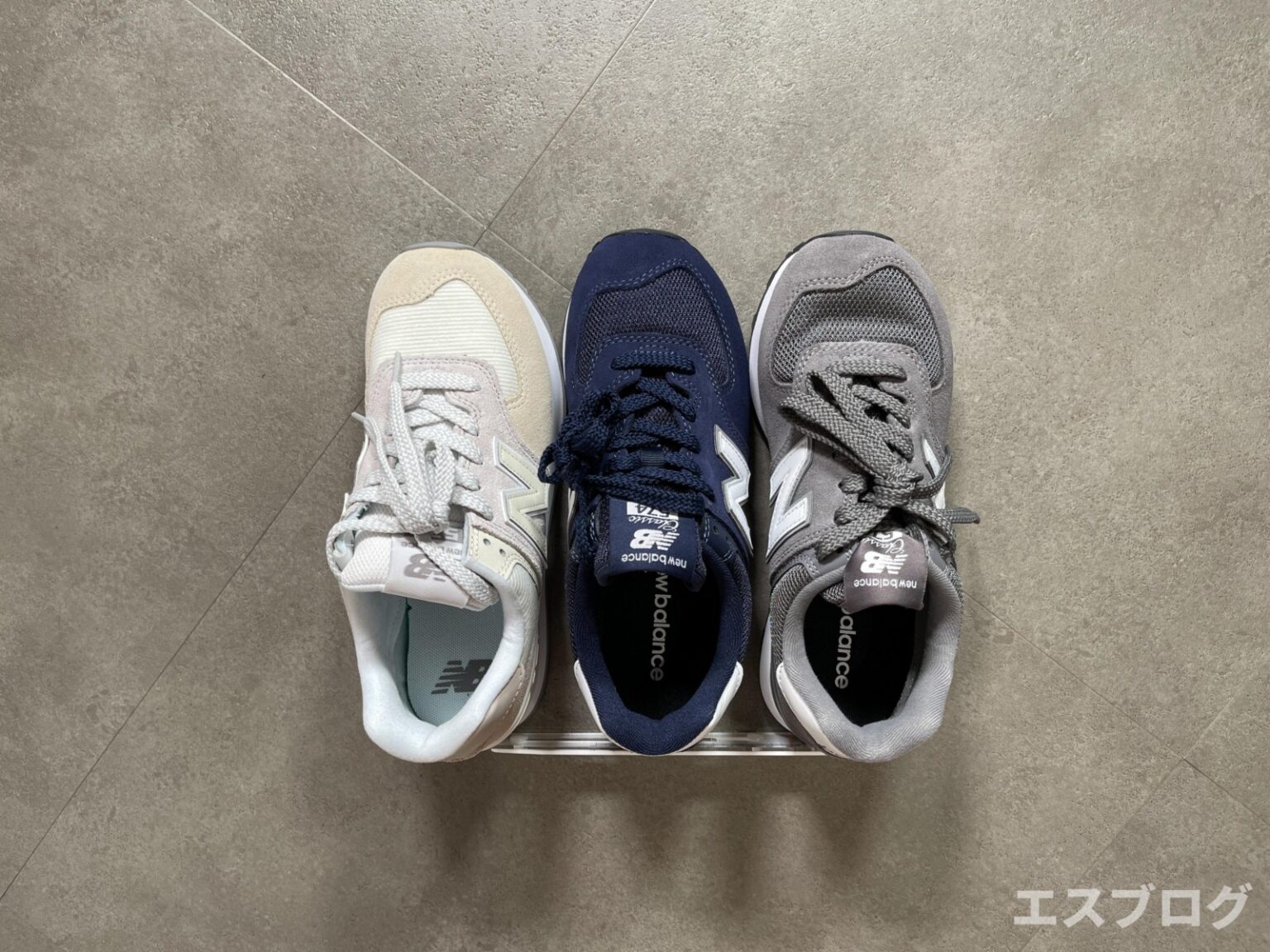 ニューバランス574のサイズ感は？「2E」と「D」の違いからサイズの選び方を紹介
